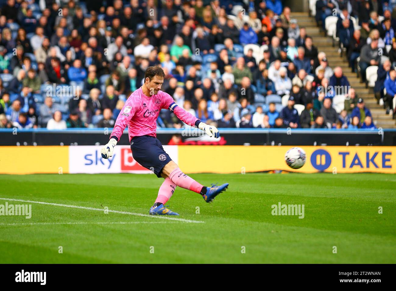 John Smith's Stadium, Huddersfield, England - 21st October 2023 Asmir ...