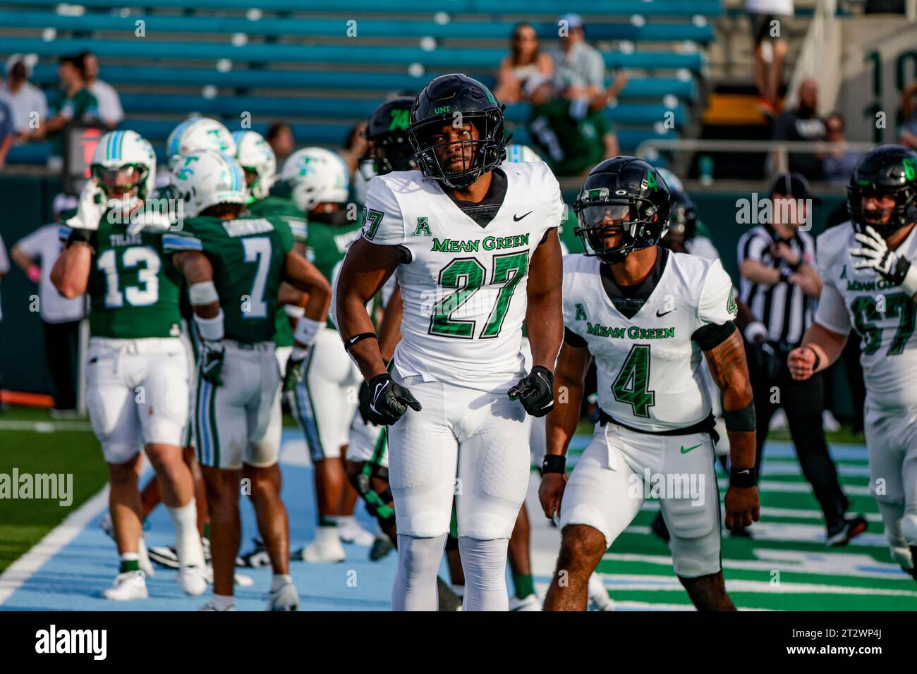 North Texas running back Oscar Adaway III (27) and quarterback Chandler ...