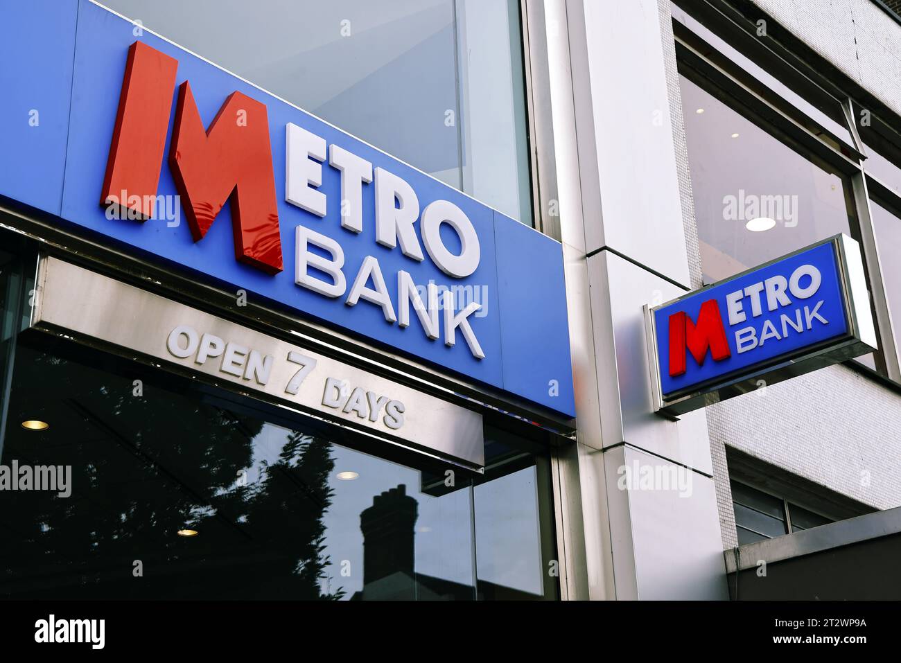 Kent bank sign hi-res stock photography and images - Alamy