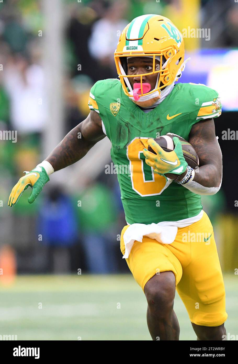 EUGENE, OR - OCTOBER 21: Oregon Ducks running back Bucky Irving (0 ...