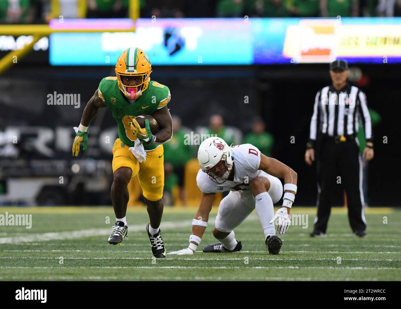 EUGENE, OR - OCTOBER 21: Oregon Ducks running back Bucky Irving (0 ...