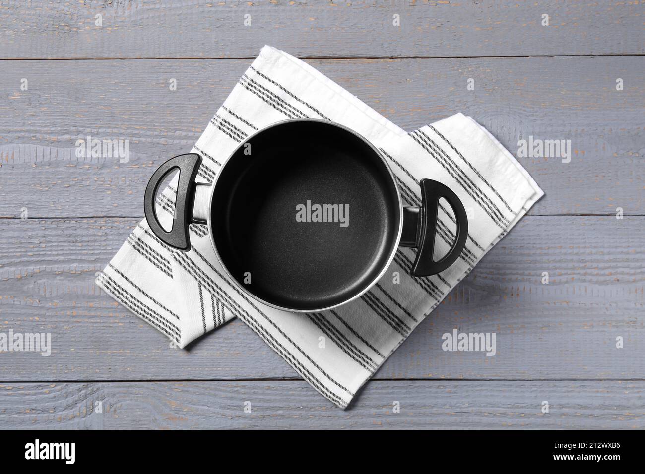 Empty pot hi-res stock photography and images - Alamy