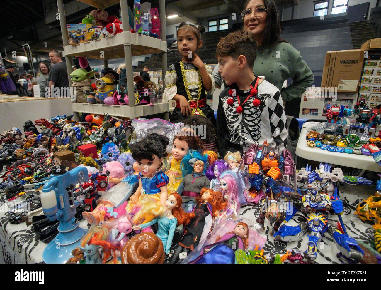 Canada, Canada. 21st Oct, 2023. People visit the Vancouver Comic and ...