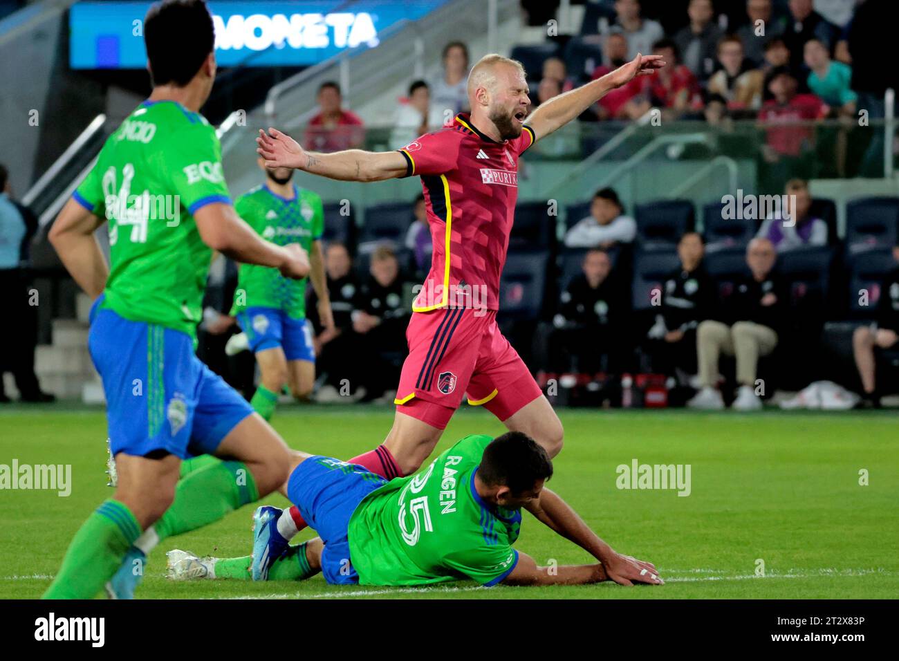 Seattle Sounders defender Jackson Ragen (25) strips the ball away from ...
