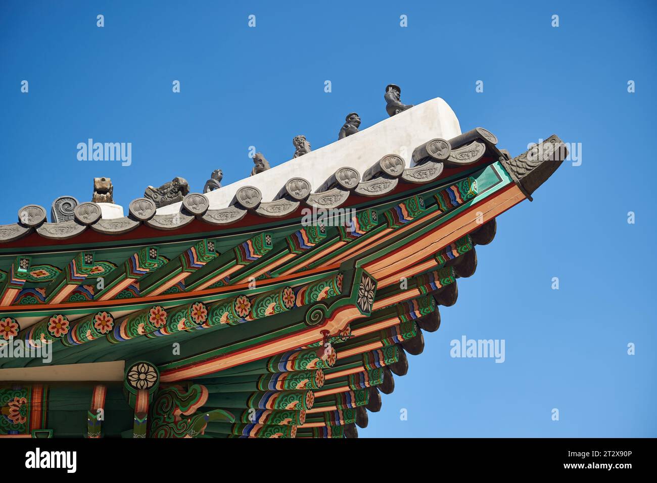 Old Korean architecture details of Deoksugung royal palace of Joseon ...