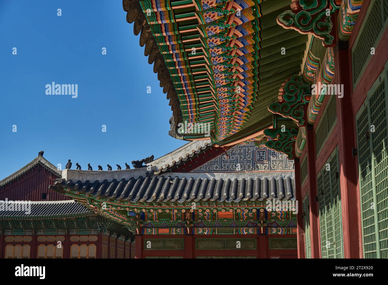 Old Korean architecture details of Deoksugung royal palace of Joseon ...