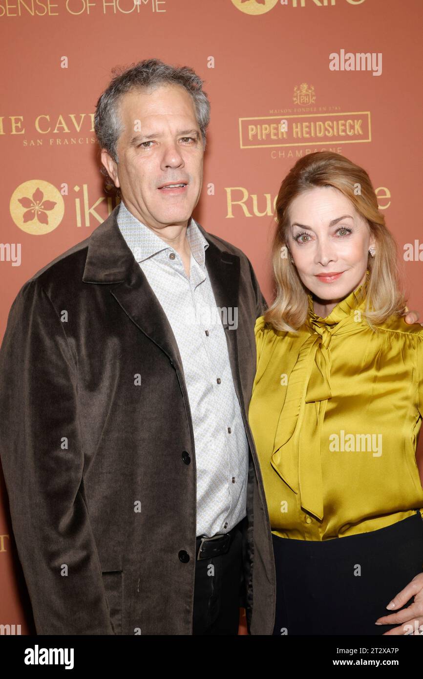 Hancock Park, Ca. 21st Oct, 2023. Tom Apostle and Sharon Lawrence at A ...