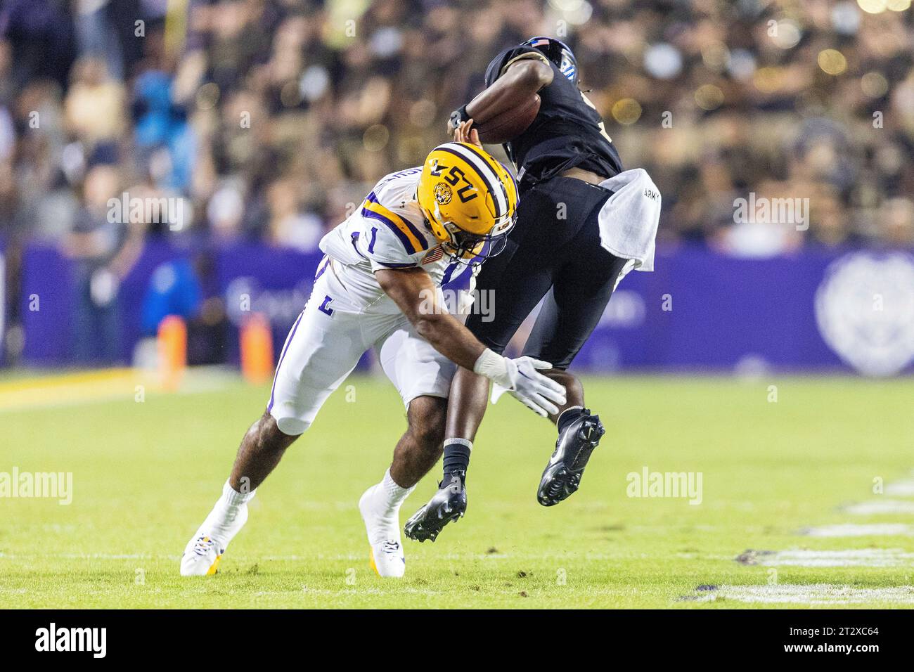BATON ROUGE, LA - OCTOBER 21: LSU Tigers linebacker Omar Speights (1 ...