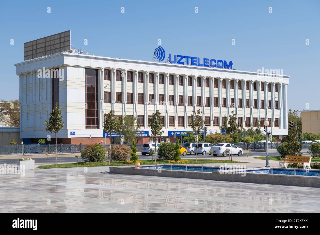 Telecommunications operator hi-res stock photography and images - Alamy