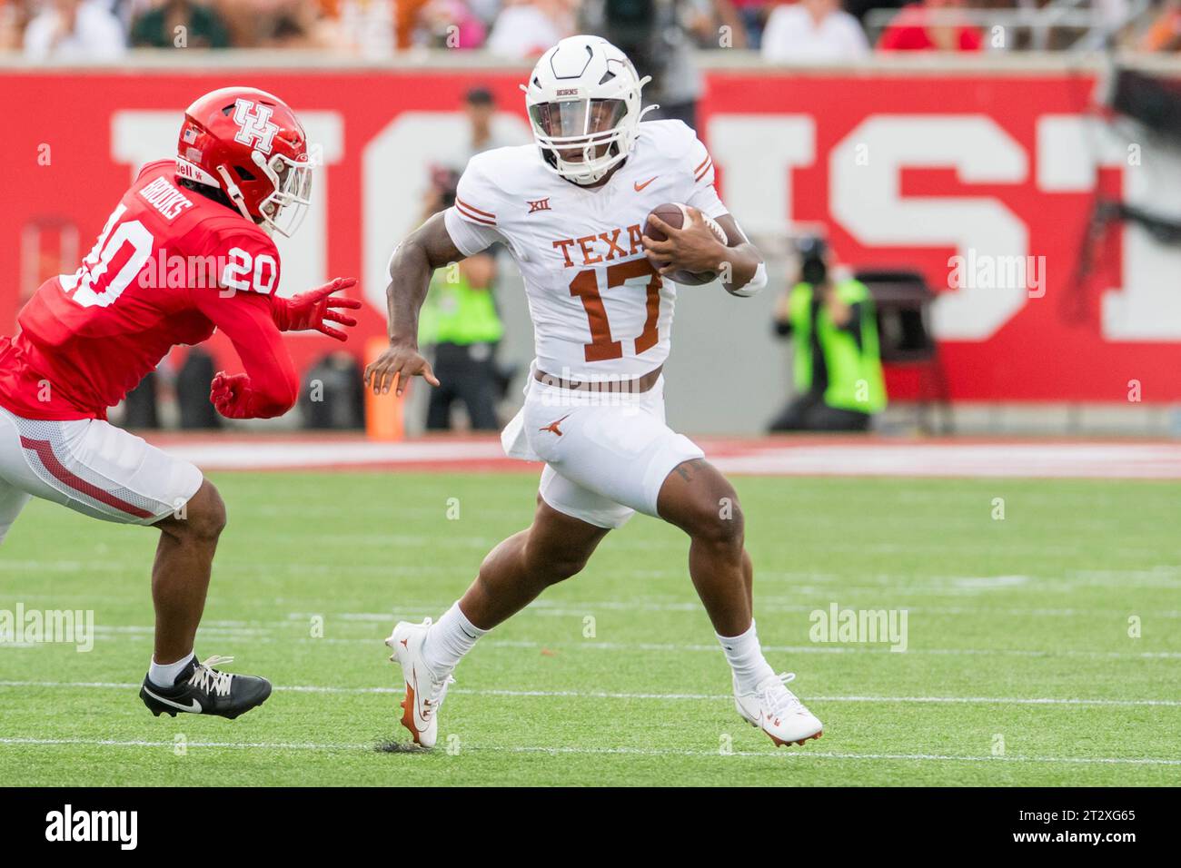 Houston, TX, USA. 21st Oct, 2023. Texas Longhorns running back Savion ...