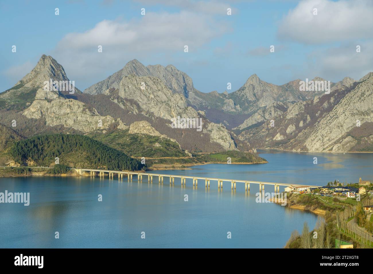 Panoramic photograph of the town and reservoir of Riaño, province of ...