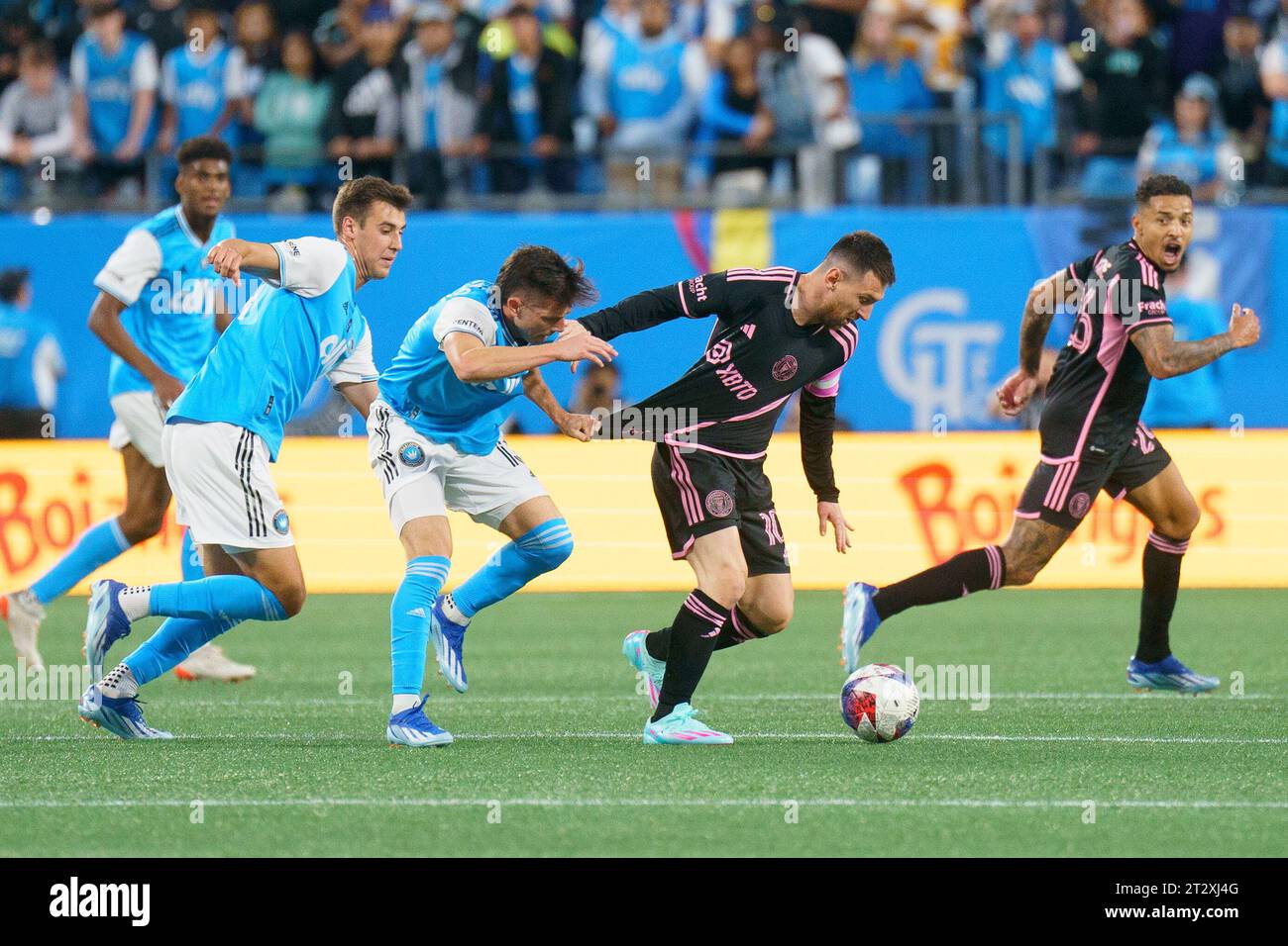Lionel messi inter miami crowd hi-res stock photography and images - Alamy