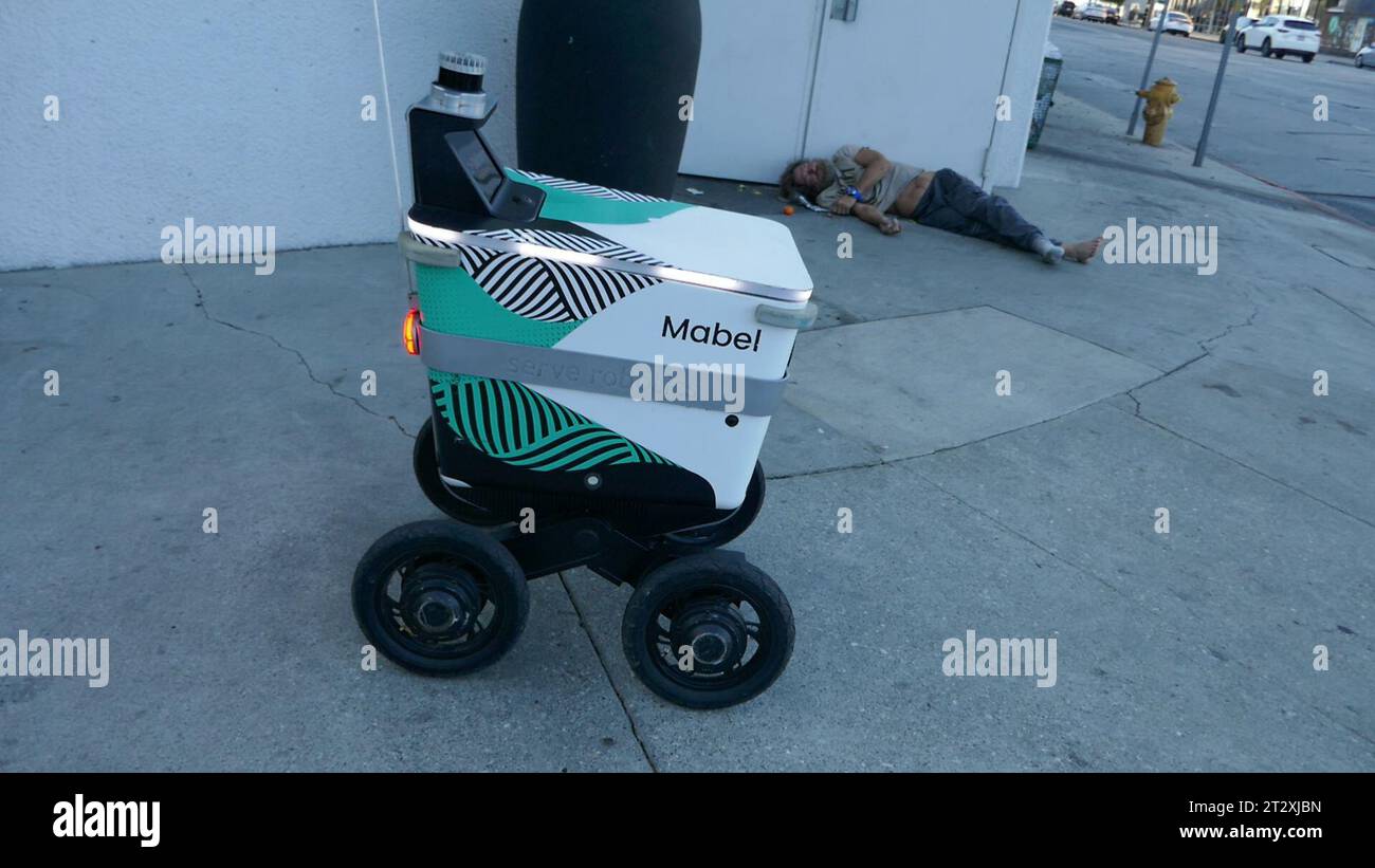 Los Angeles, California, USA 21st October 2023 A Delivery Robot and a ...