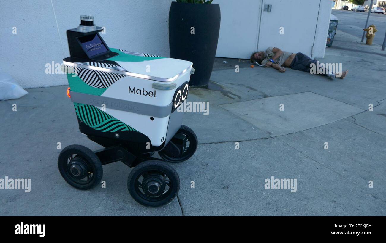 Los Angeles, California, USA 21st October 2023 A Delivery Robot and a ...