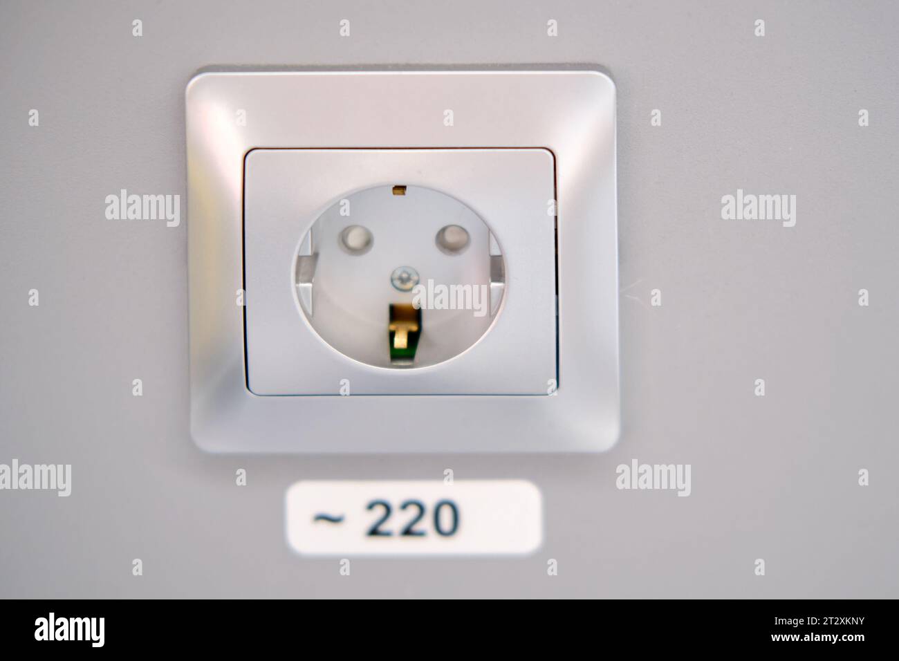 European 220 electrical outlet socket hi-res stock photography and ...