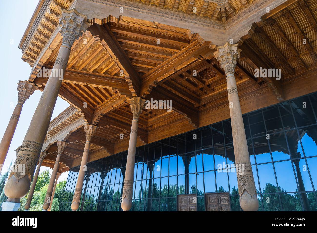 Eastern Arabic-Islamic modern architecture Stock Photo - Alamy