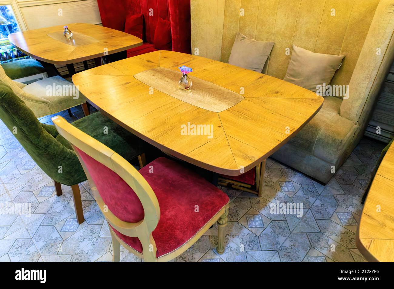 Lunch chairs hi-res stock photography and images - Alamy