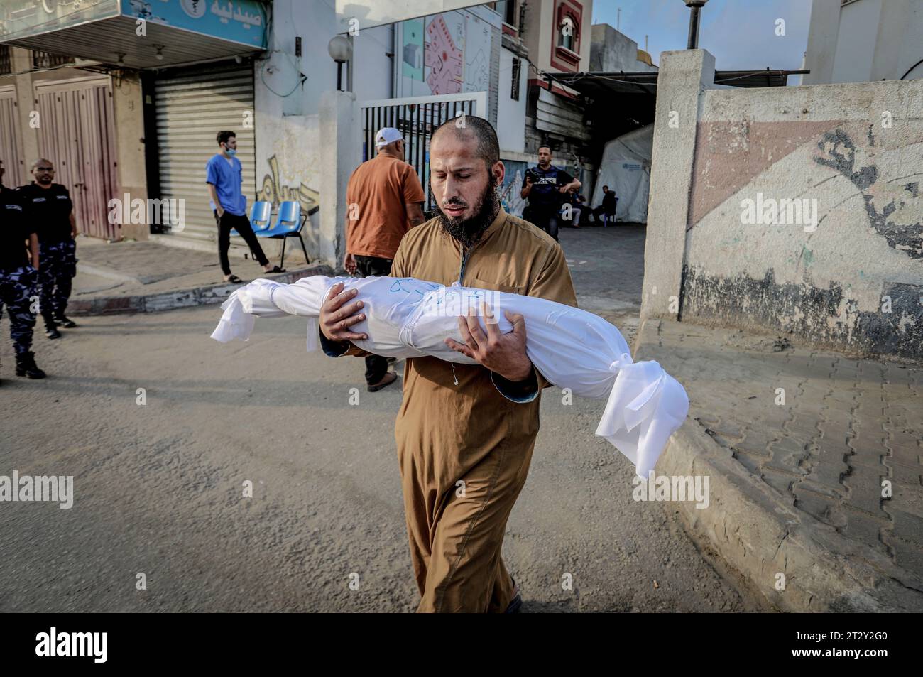 Rafah, Palestinian Territories. 22nd Oct, 2023. A Palestinian man ...