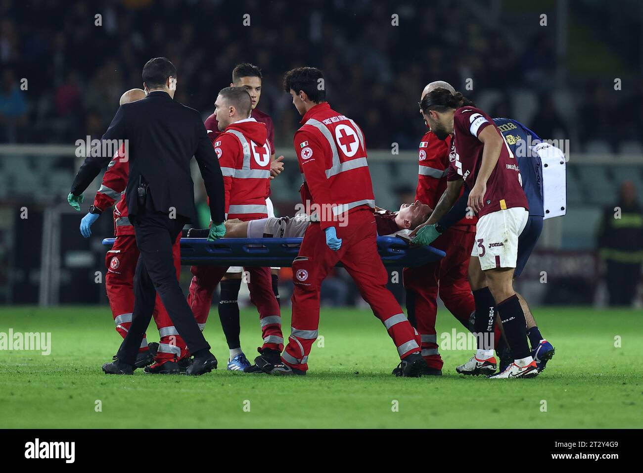 Football injury and stretcher hi-res stock photography and images - Alamy