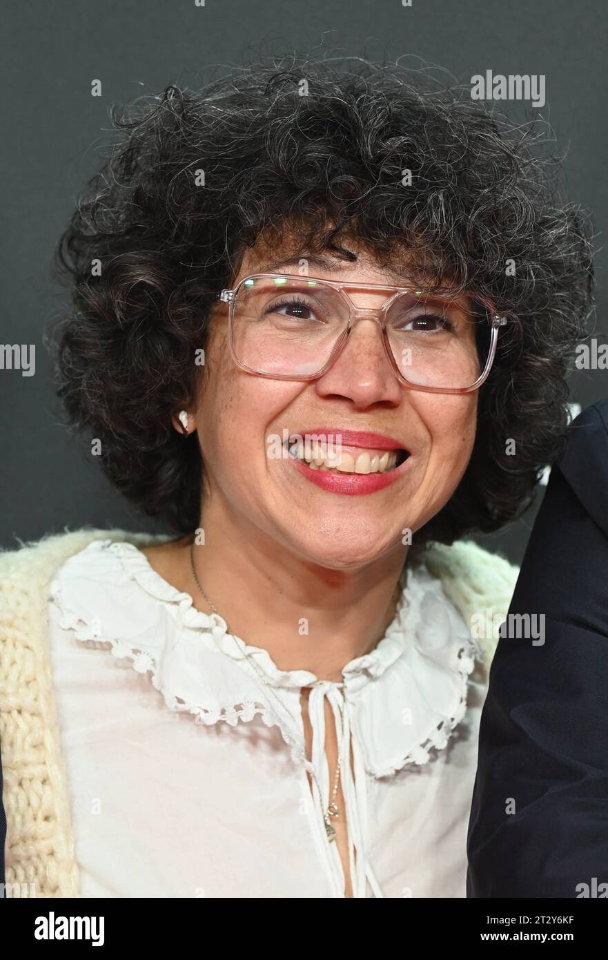 Die iranisch französische Regisseurin Sepideh Farsi kommt zum Screening ...