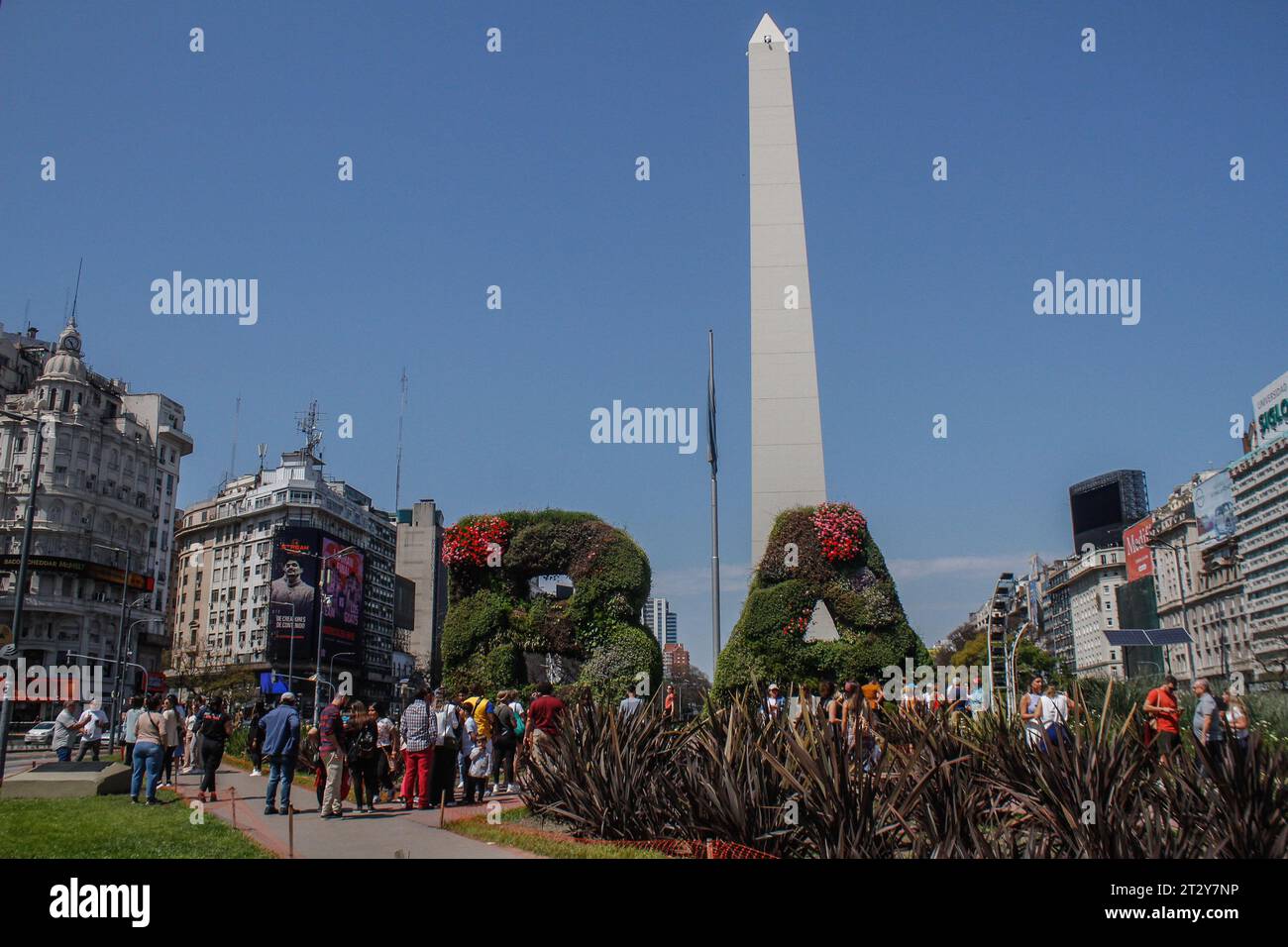 Buenos Aires, Argentina. 16th Oct, 2023. People walk along the Obelisk ...