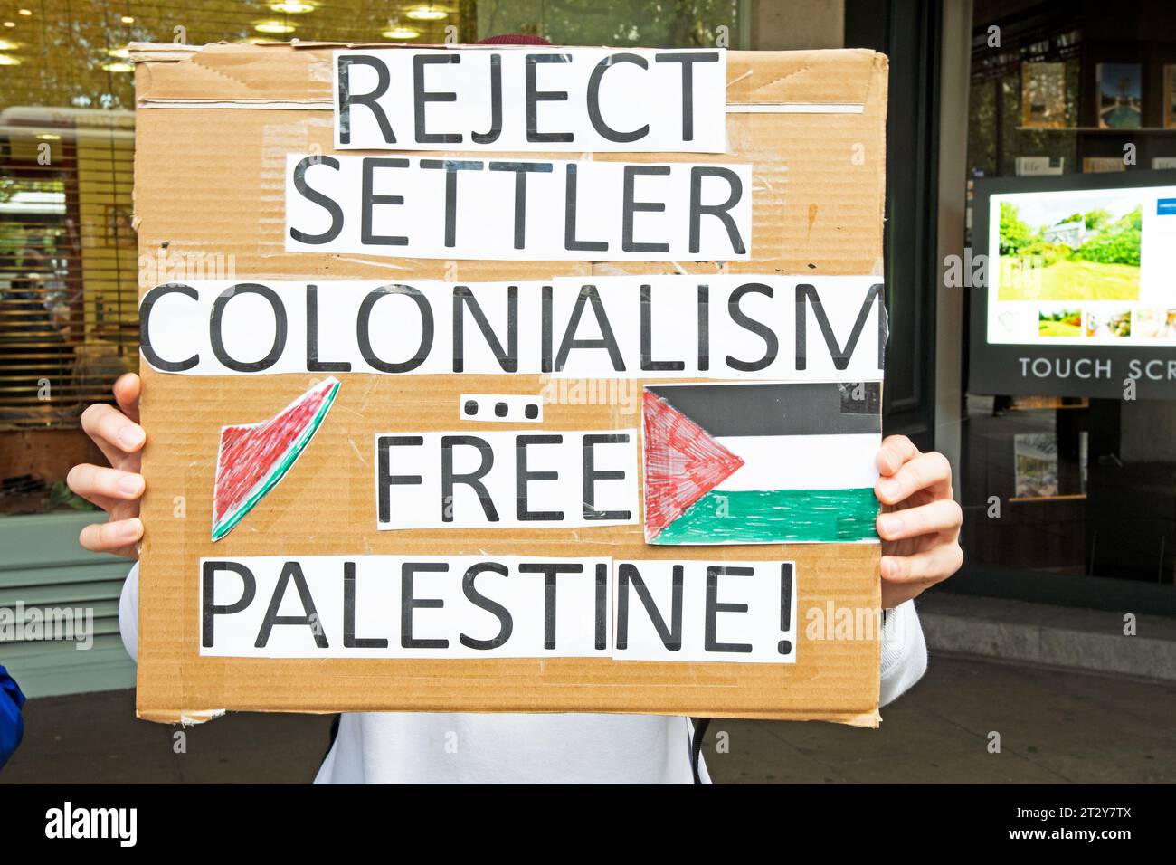 London, UK. 21st October 2023. National March for Gaza, stop the war on ...