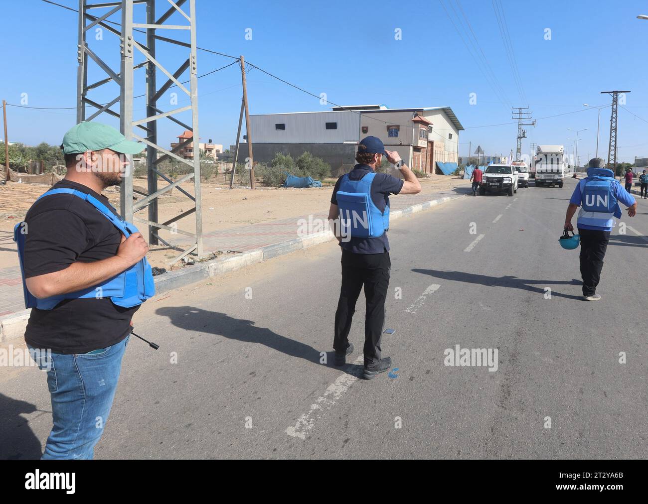 Gaza, Palestine. 21st Oct, 2023. UN relief agency workers prepare ...