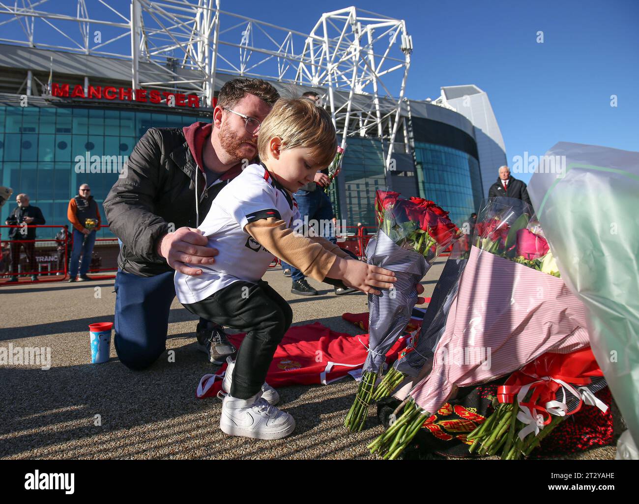 Tributes are laid in memory of Sir Bobby Charlton by The United Trinity ...