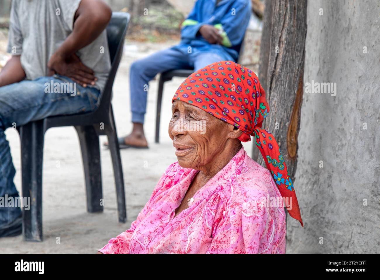 Wrinkled granny hi-res stock photography and images - Alamy