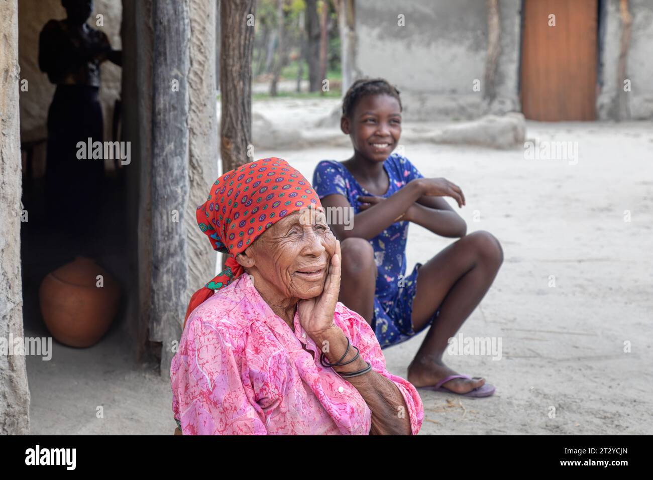 Wrinkled granny hi-res stock photography and images - Alamy