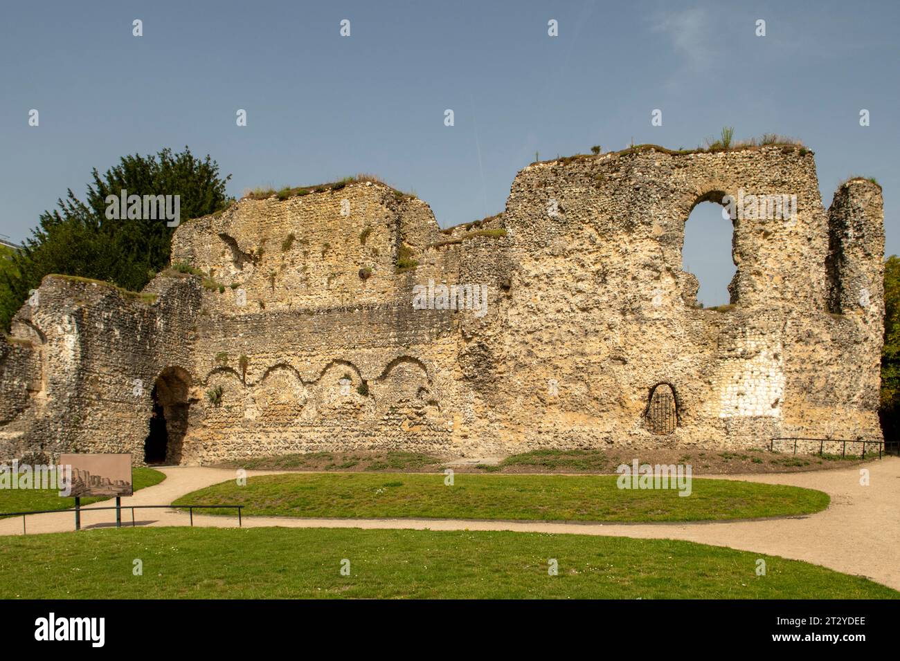 Ruins of Reading Abbey, Reading, Berkshire, England Stock Photo - Alamy