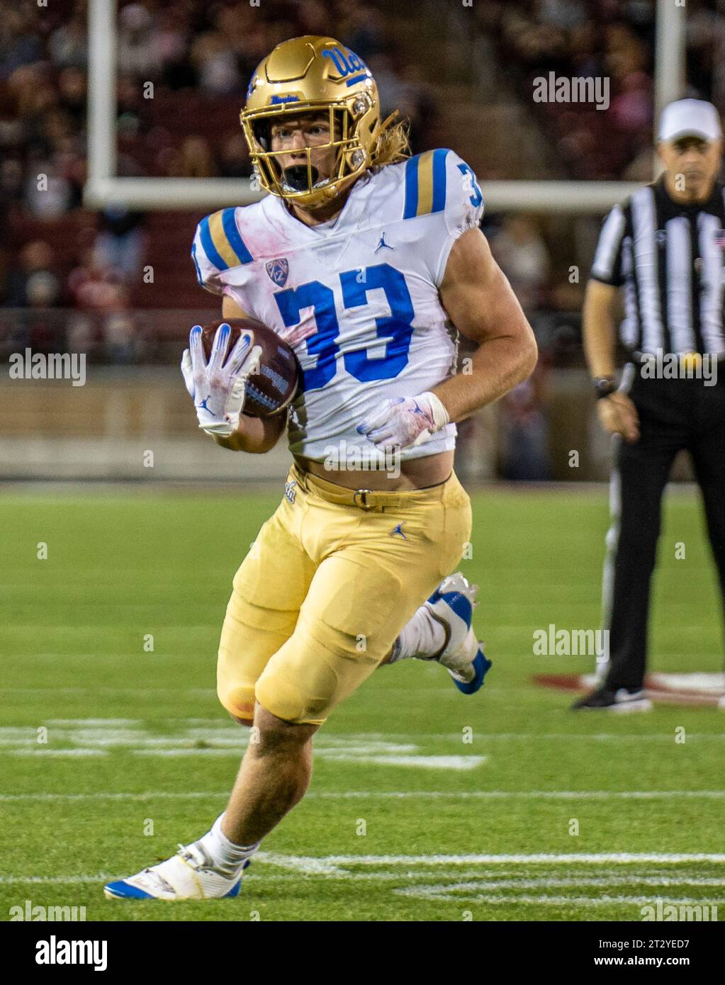 October 21 2023 Palo Alto, CA USA UCLA running back Carson Steele (33 ...