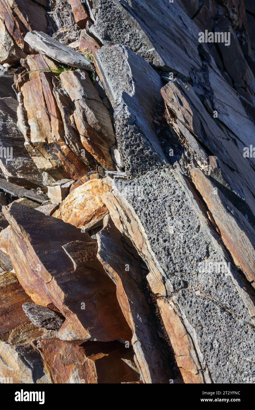 Metamorphic rock formations. Geological aspects of Zillertal Alps ...