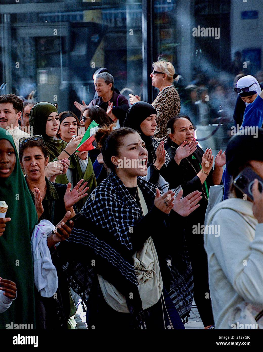 Marseille, France. 21st Oct, 2023. Protesters chant slogans during the ...