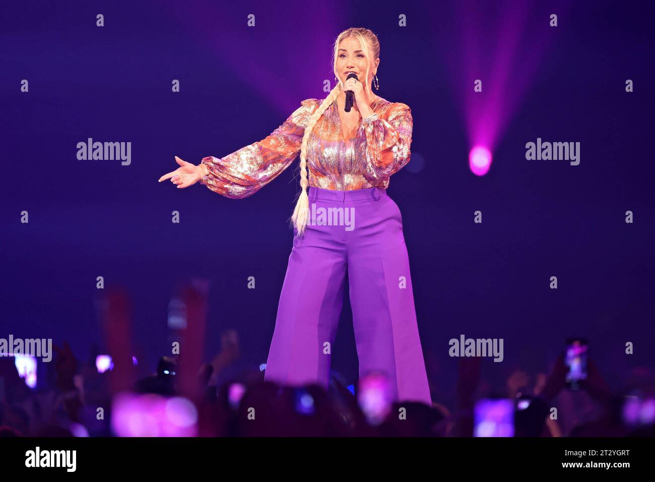 ARD: SCHLAGERBOOOM 2023 - Alles Funkelt Alles Glitzert . Sängerin Beatrice Egli während der ARD ...