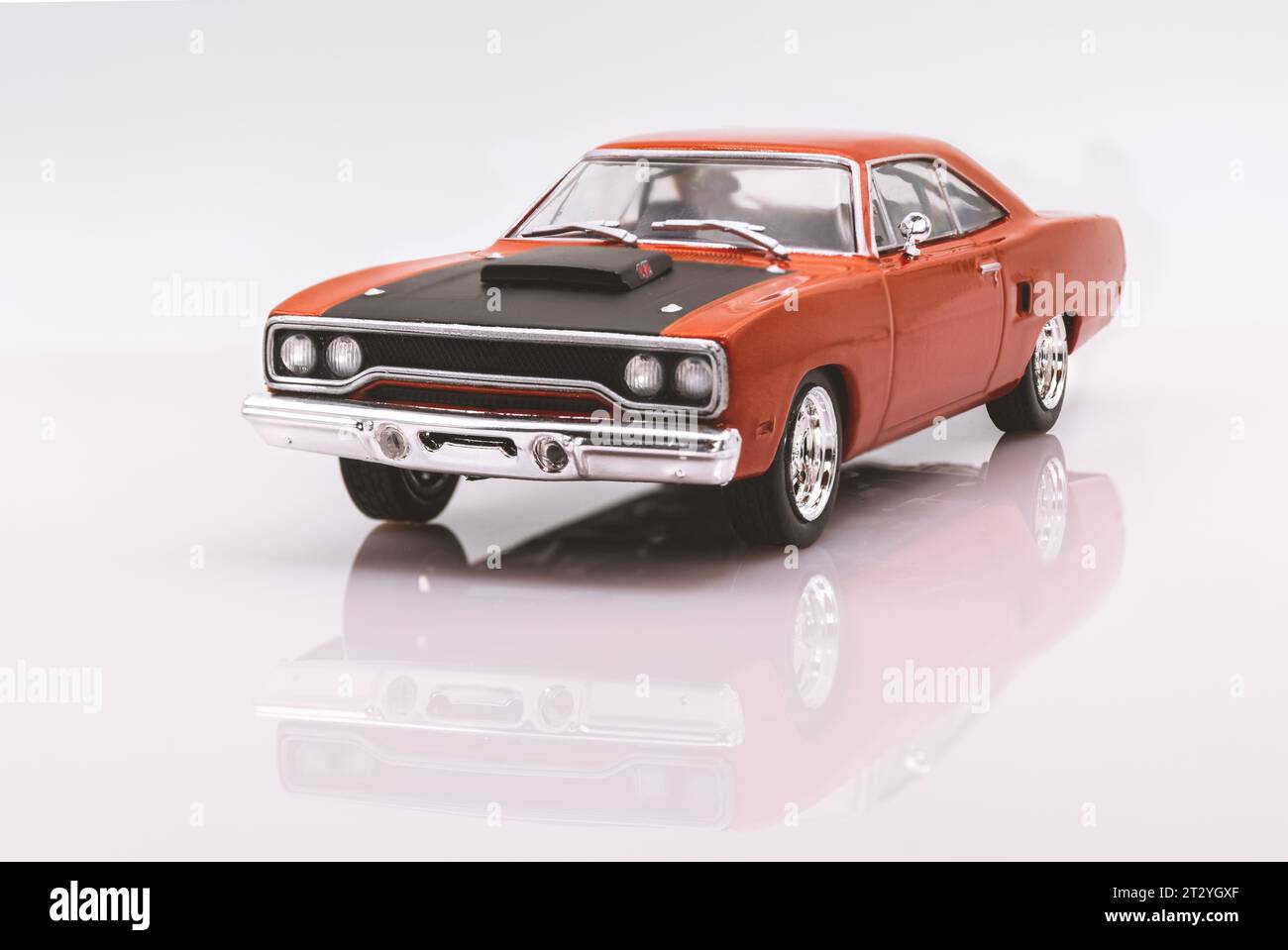Fast&Furious Plymouth Road Runner 1:43 model car, front view, white ...
