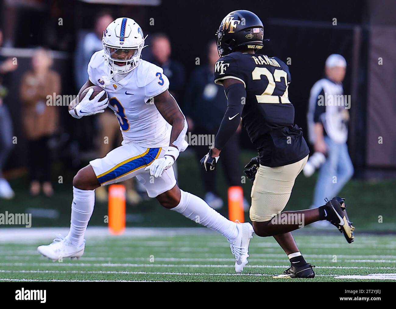 October 21, 2023: Pittsburgh sophomore Daejon Reynolds (3) runs the ...