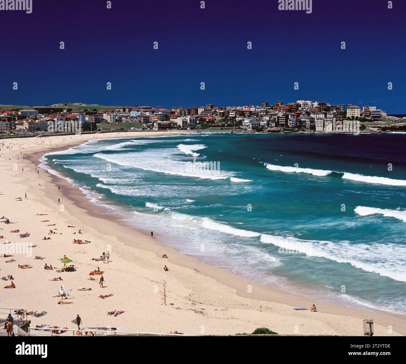Bondi beach people hi-res stock photography and images - Alamy