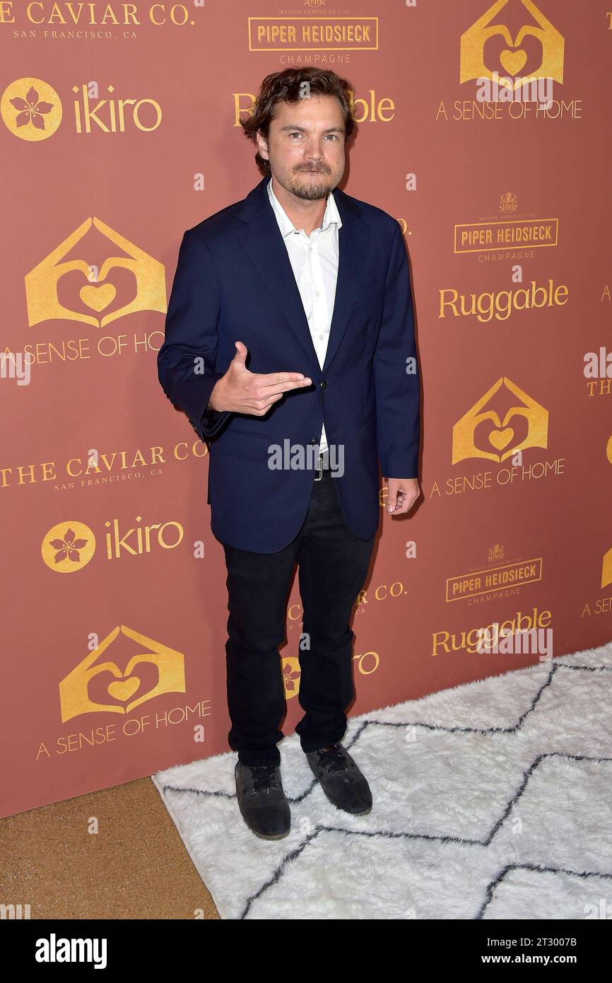 Emile Hirsch bei der A Sense of Home Gala 2023 in eine Privatresidenz ...