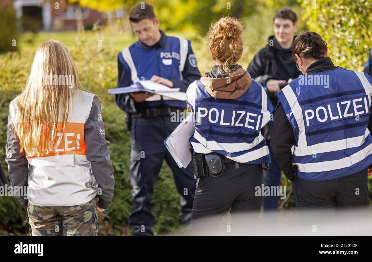 Bad Frankenhausen, Germany. 22nd Oct, 2023. Emergency forces practice their interaction on the ...