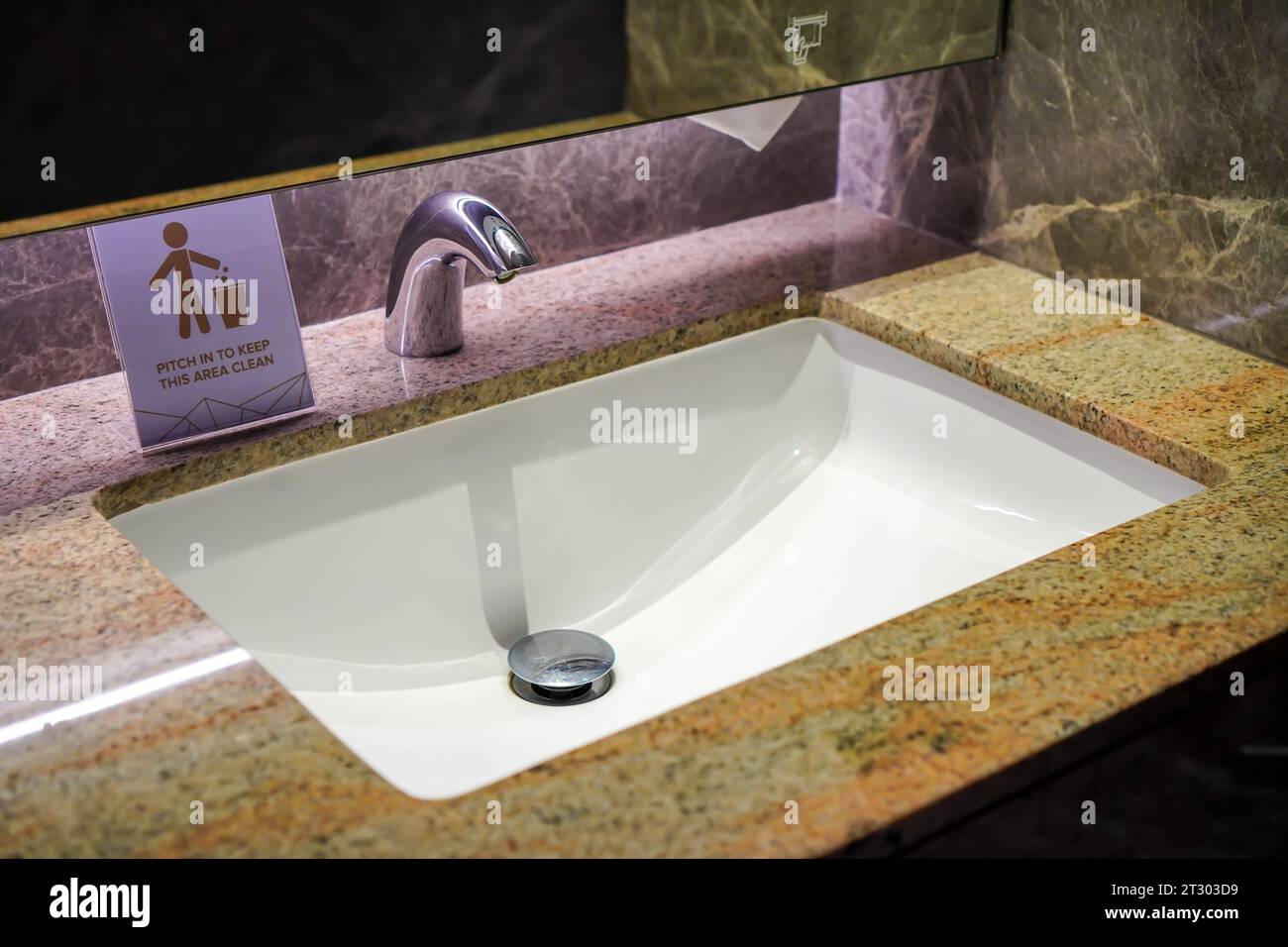 Class decorum hi-res stock photography and images - Alamy