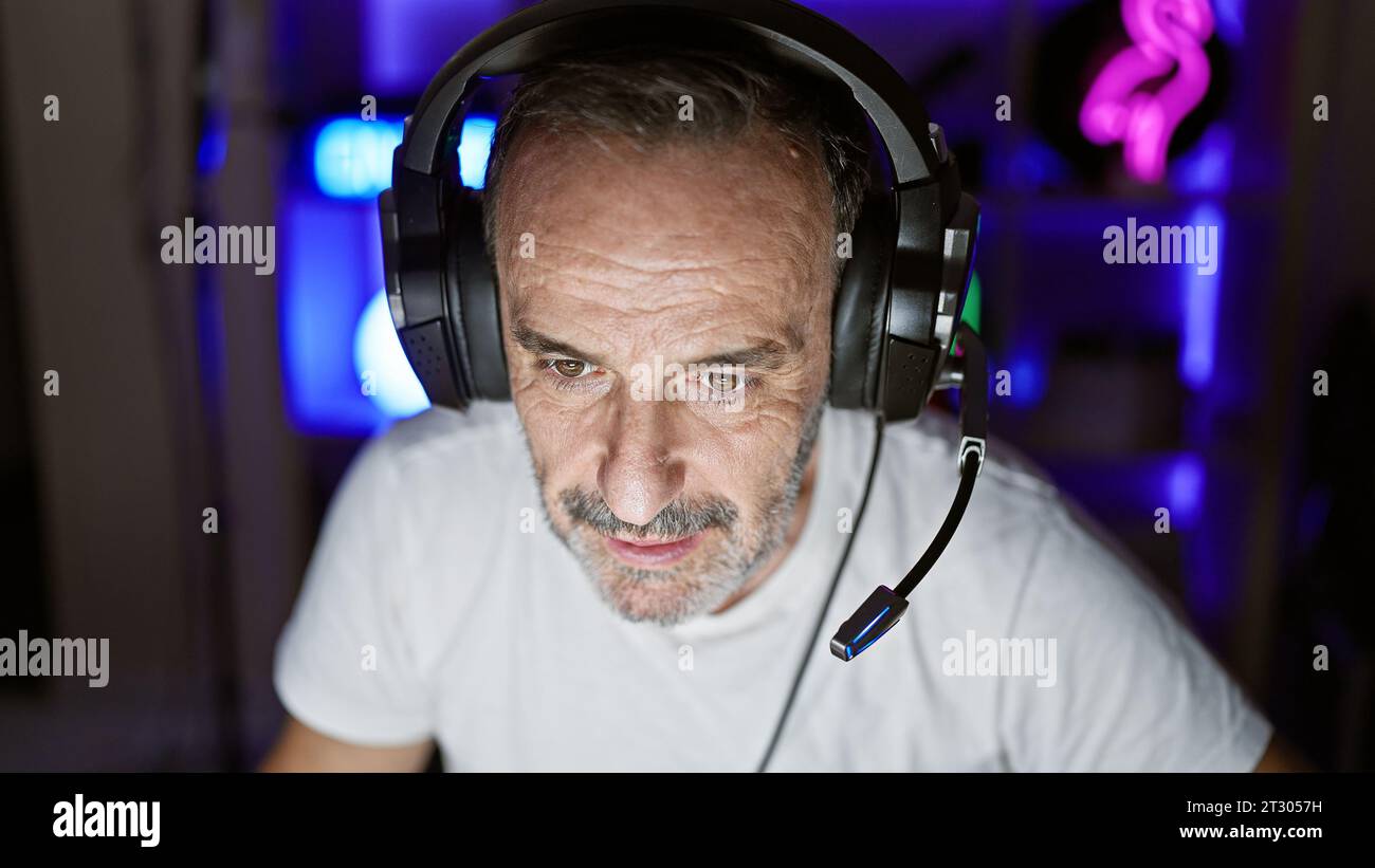 Playing a stream table hi-res stock photography and images - Alamy