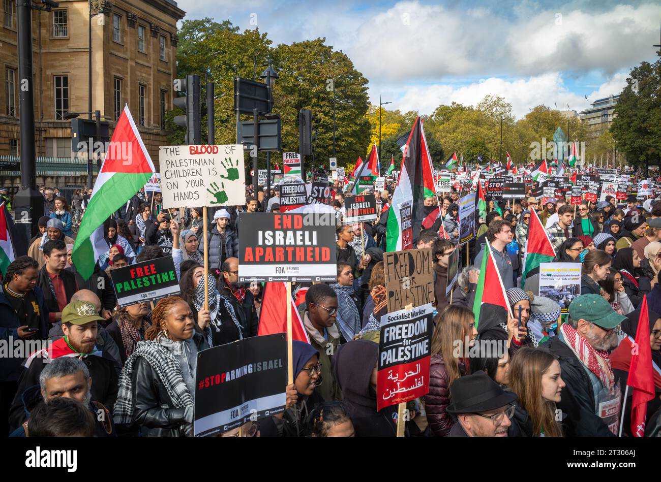 London, UK. 21 Oct 2023: Hundreds of thousands of pro-Palestinian ...