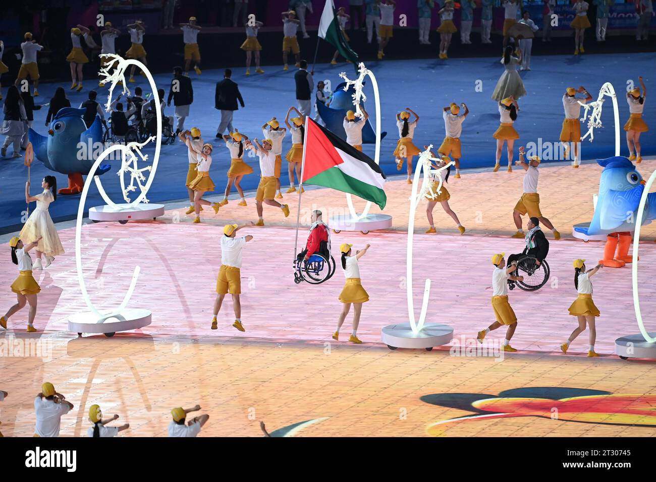 Hangzhou. 22nd Oct, 2023. Delegation of Palestine parade into the ...