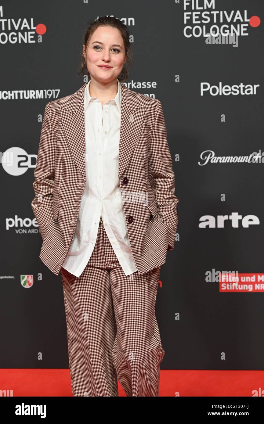 Schauspielerin Dominique Devenport kommt zum Screening des Films Davos ...