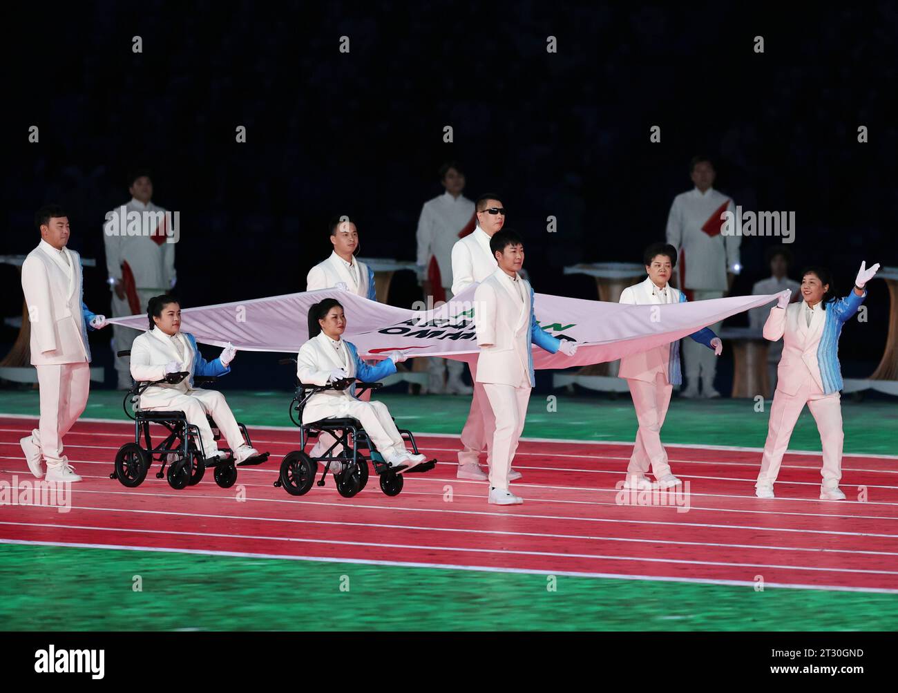 Hangzhou. 22nd Oct, 2023. Flag bearers carry the Asian Paralympic ...
