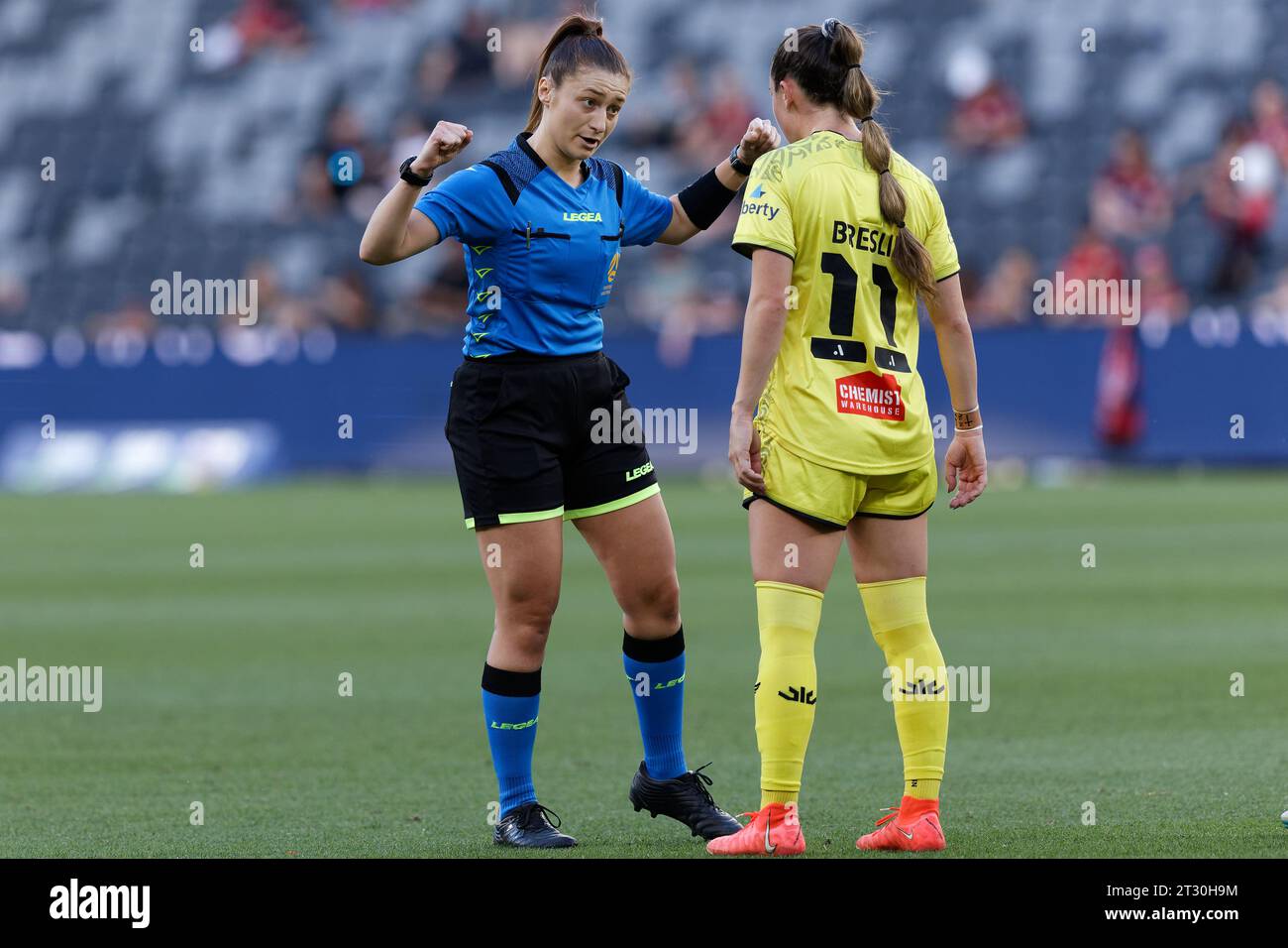Sydney, Australia. 22nd Oct, 2023. Referee, Isabella Libri speaks to ...