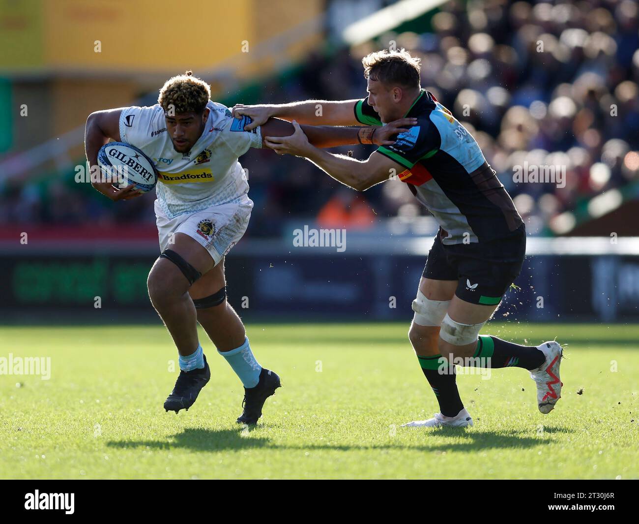 Exeter Chiefs' Rusi Tuima tackled by Harlequins' Alex Dombrandt during ...