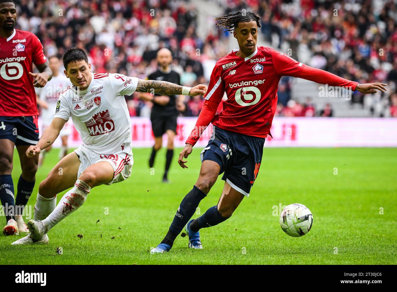 Martin SATRIANO of Brest and Leny YORO of Lille during the French championship Ligue 1 football ...
