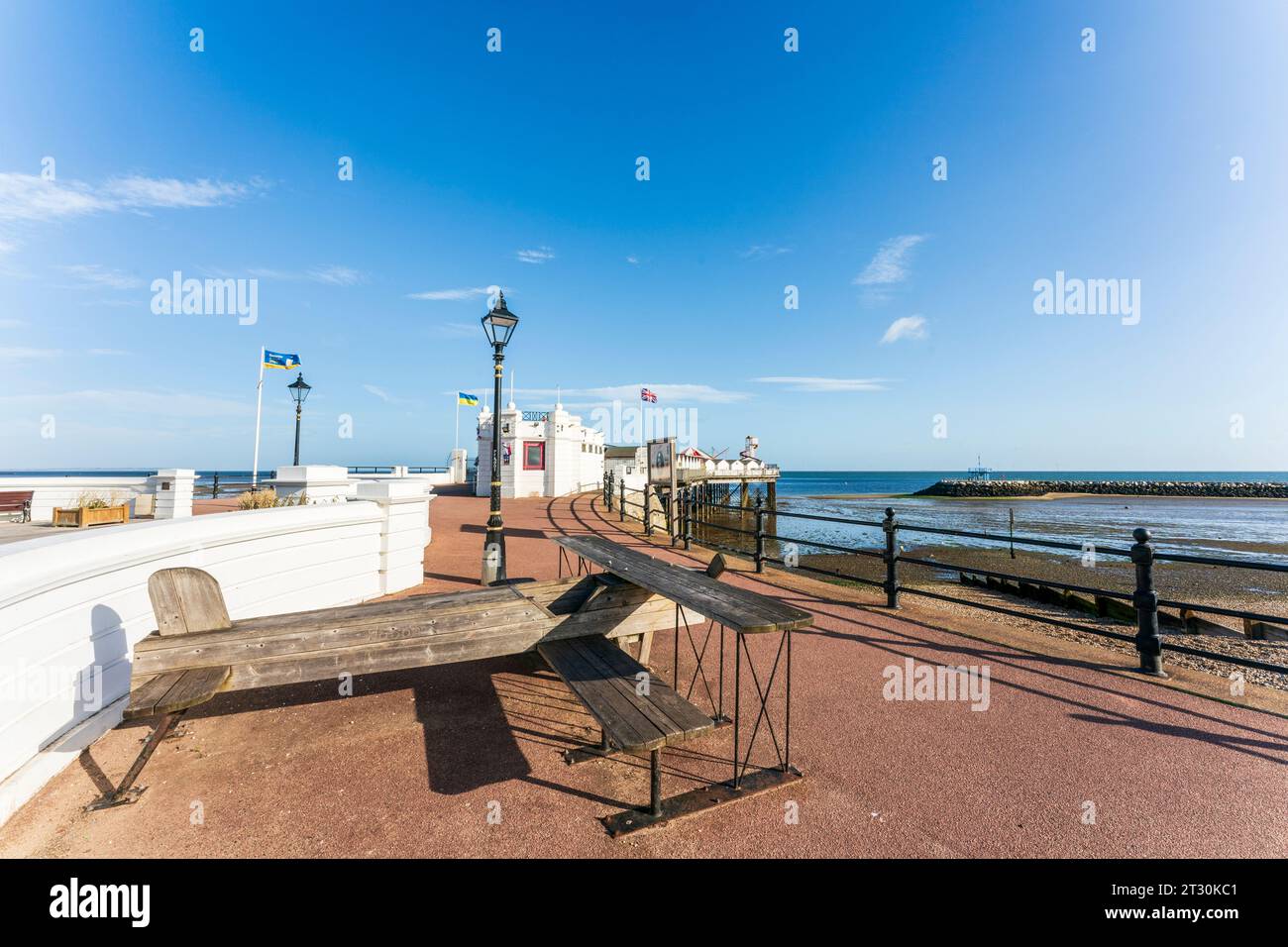 Amy johnson bench hi-res stock photography and images - Alamy